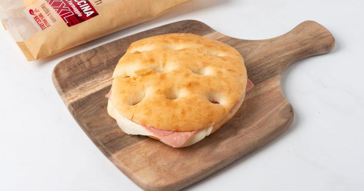 Acquistare Focaccina maxi con prosciutto cotto e scamorza online